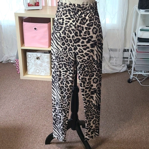 Mayfair | Pants & Jumpsuits | Mayfair Animal Print Soft Legging | Poshmark